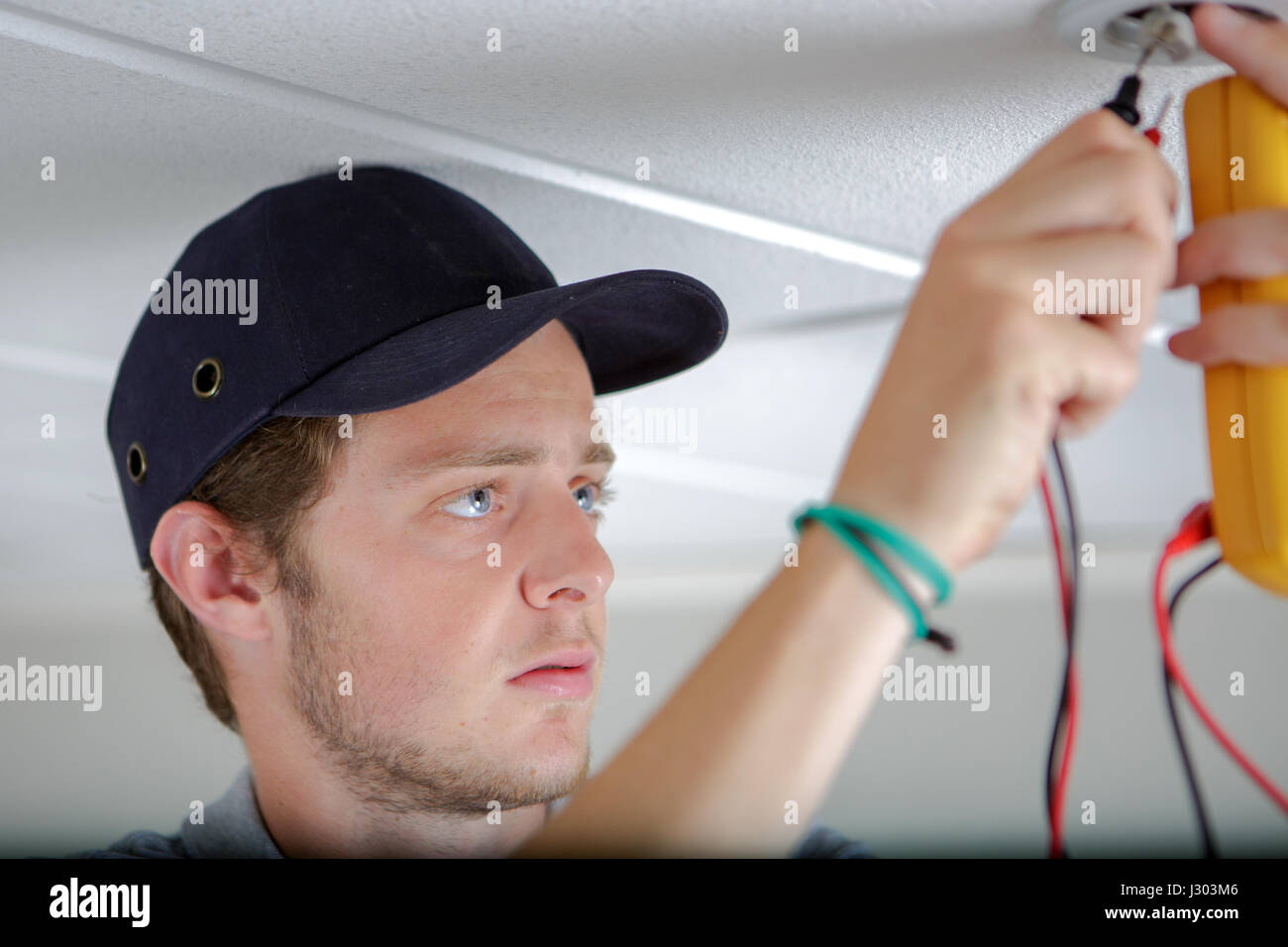 no power on the line Stock Photo - Alamy