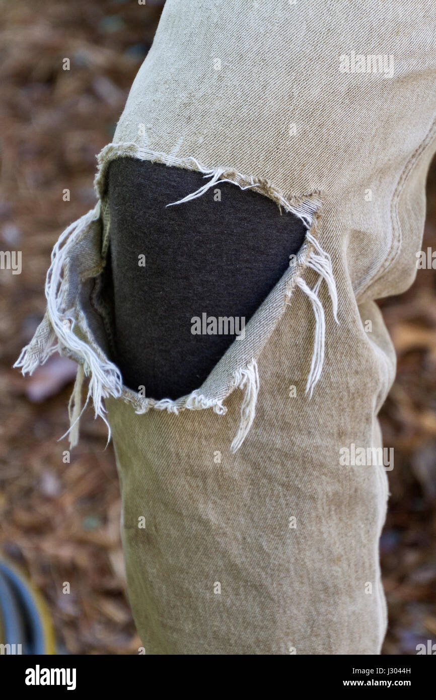 Unraveled knit hi-res stock photography and images - Alamy