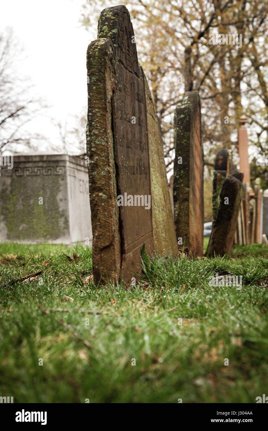Somber grave hi-res stock photography and images - Alamy