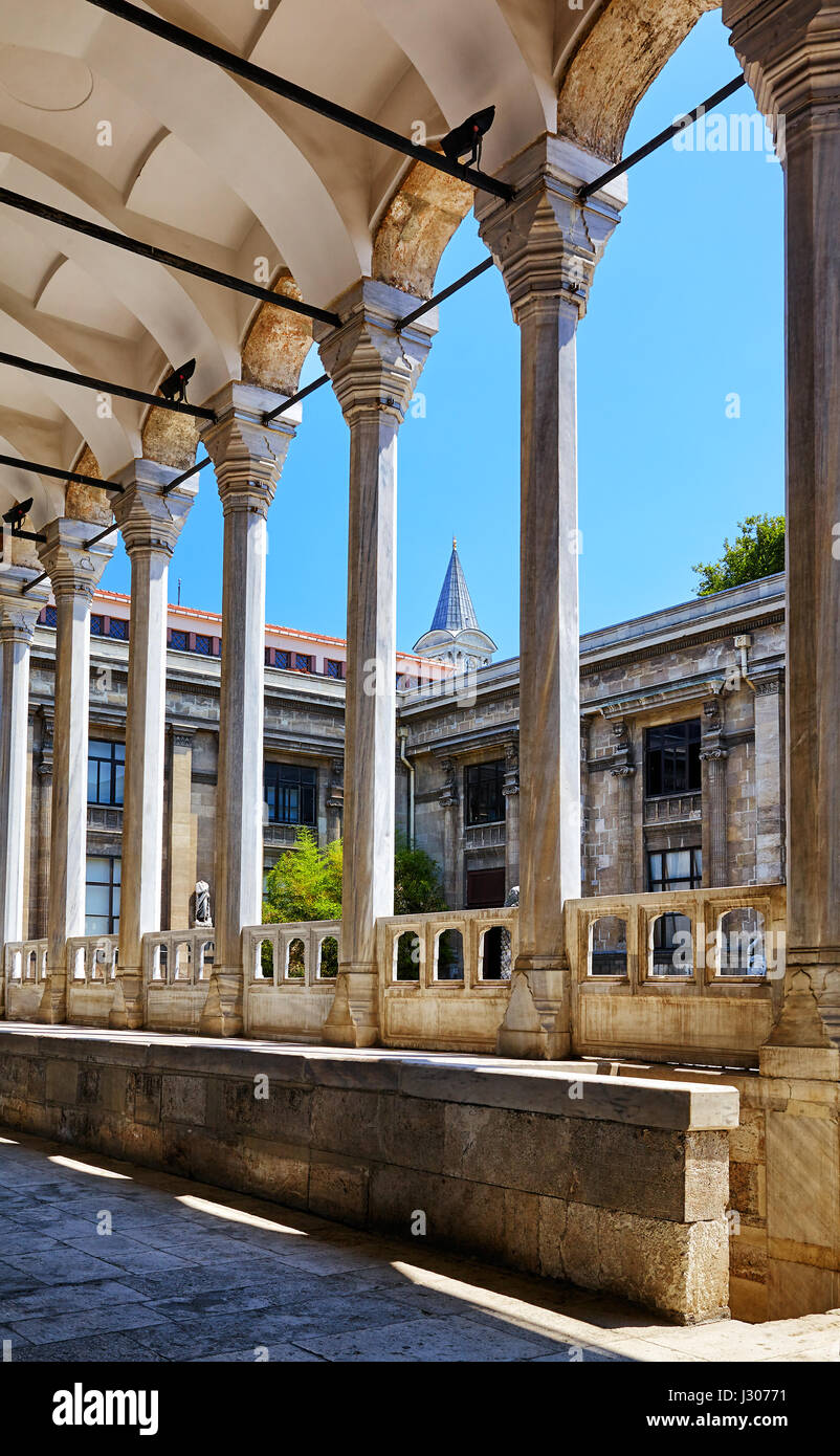 Tiled kiosk topkapi hi-res stock photography and images - Alamy