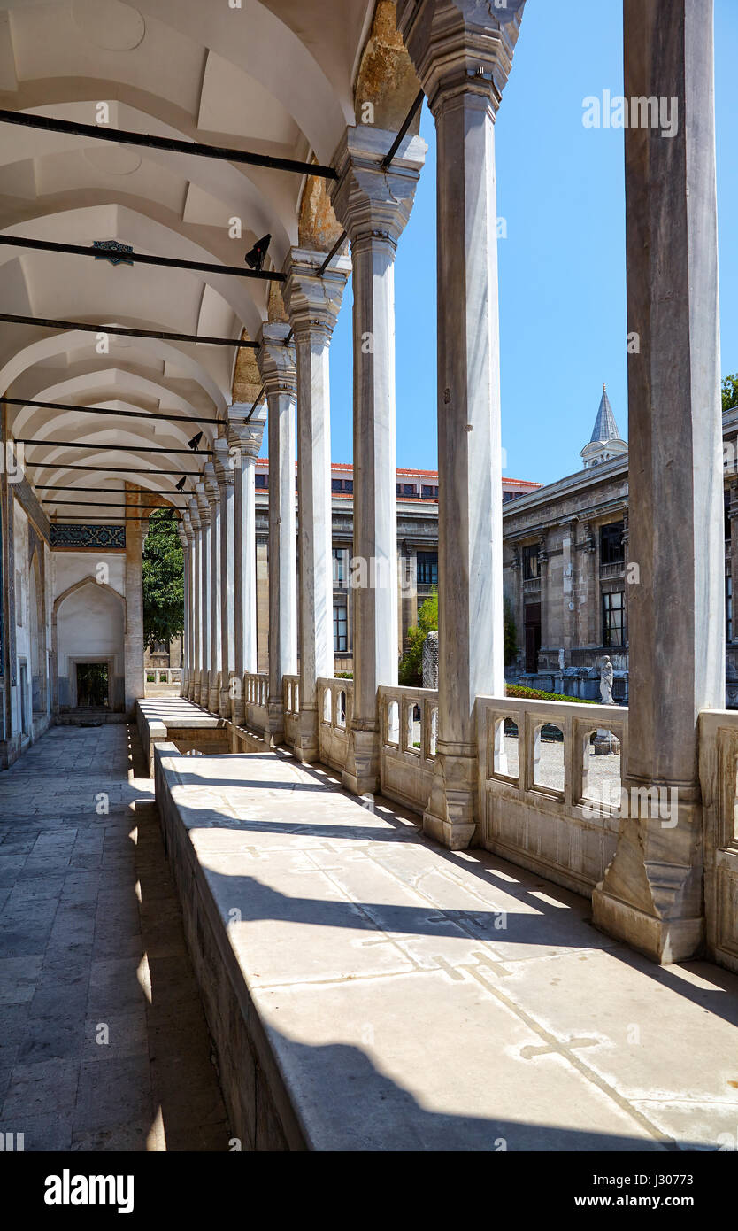 Roofed colonnade corridor hi-res stock photography and images - Alamy