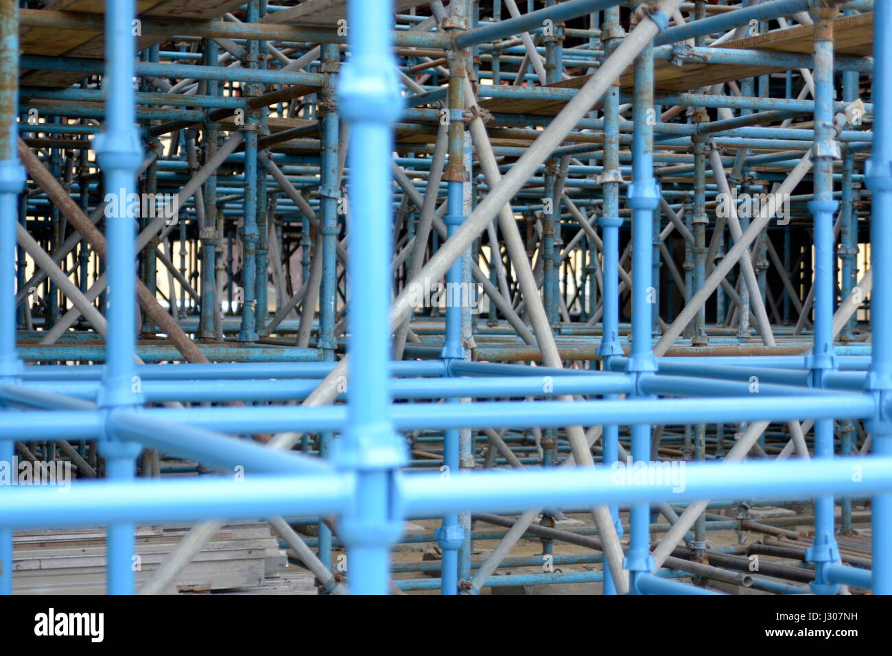 Temporary scaffold bridge hi-res stock photography and images - Alamy