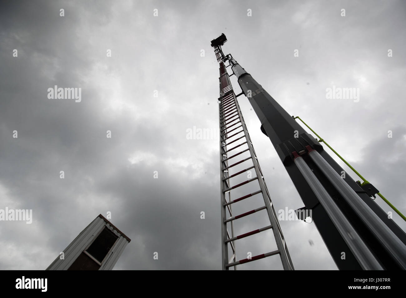 Aerial ladder hi-res stock photography and images - Alamy