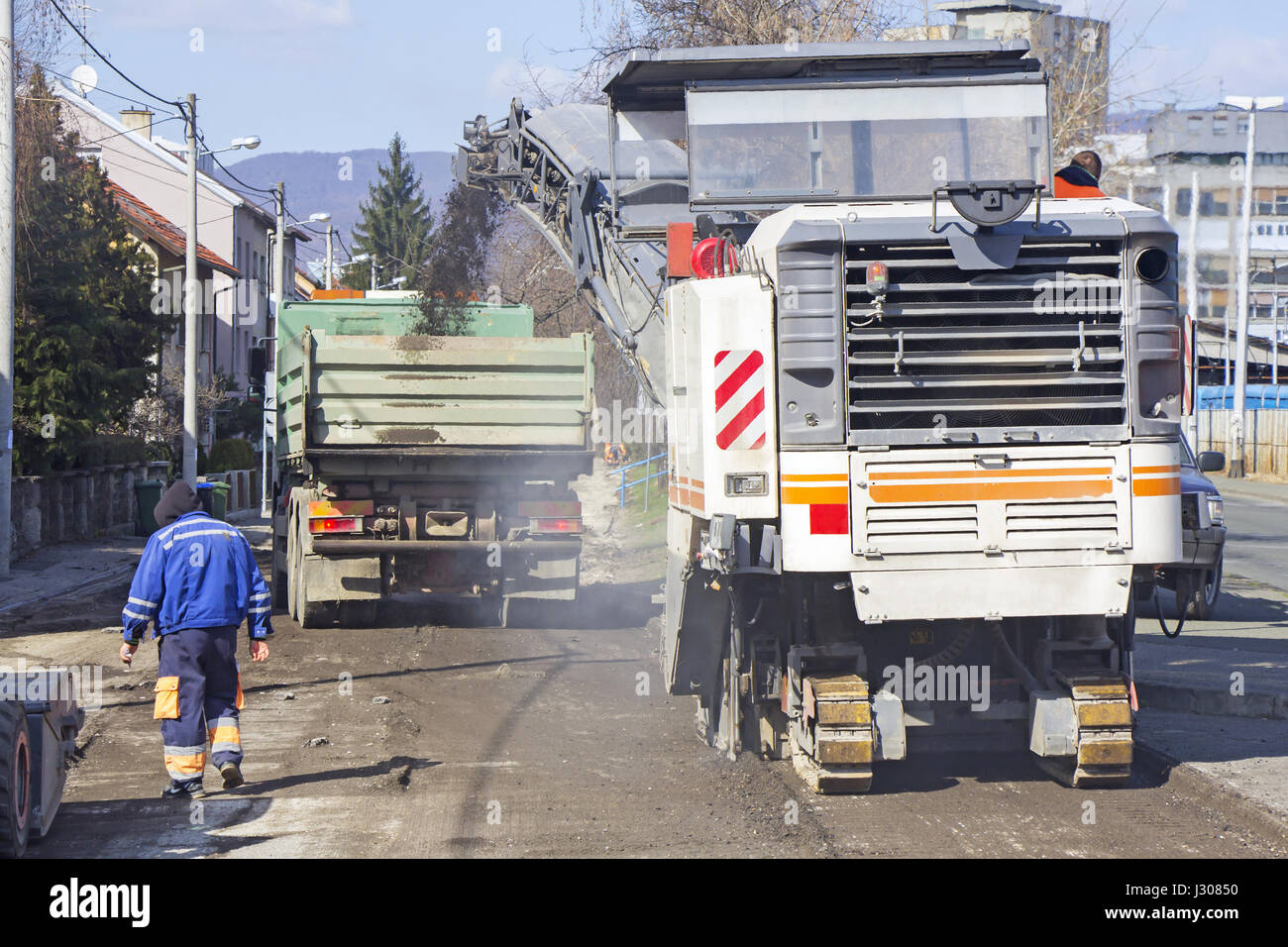 Road milling machine hi-res stock photography and images - Alamy