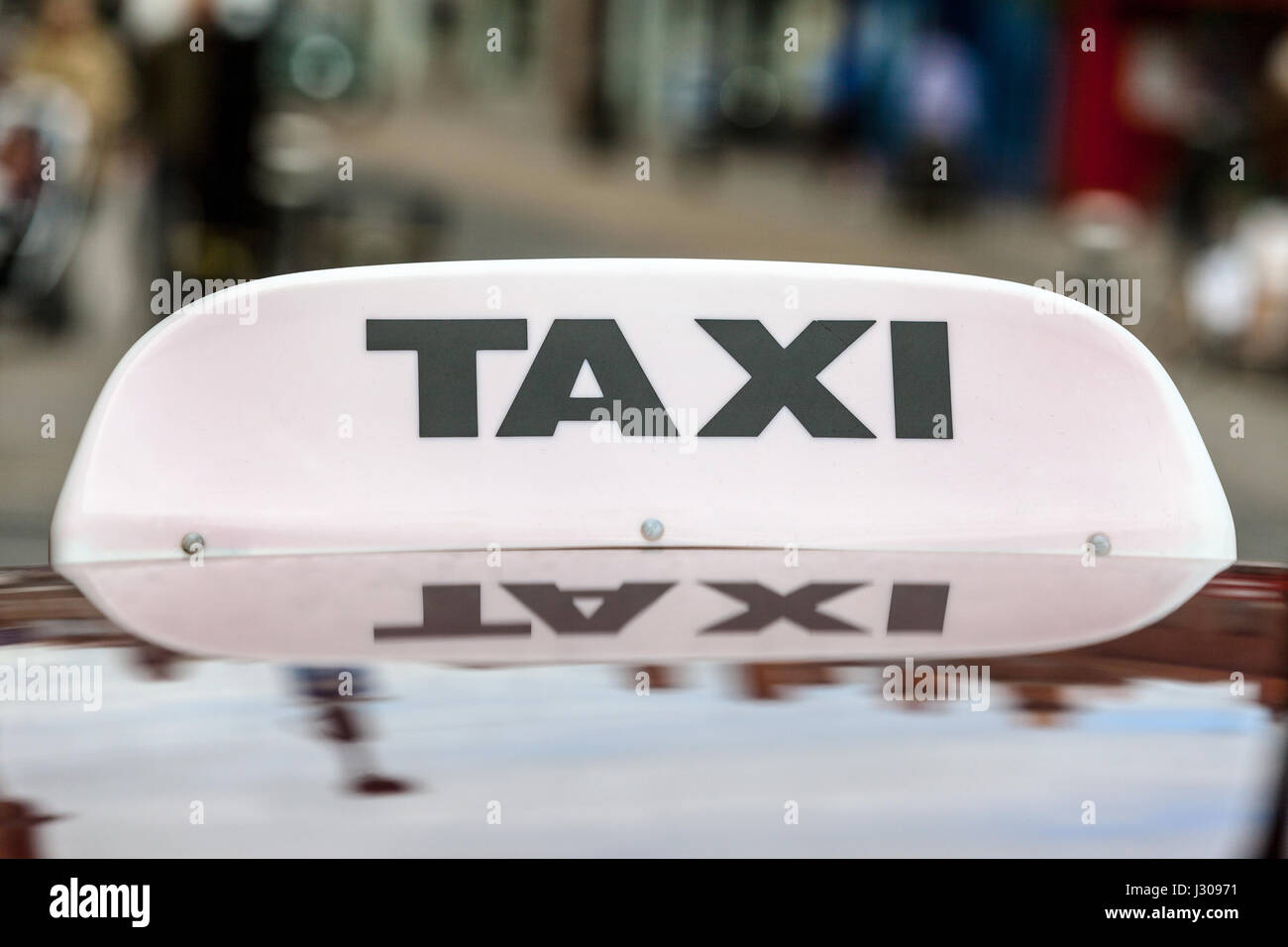 Taxi rank sign hi-res stock photography and images - Alamy