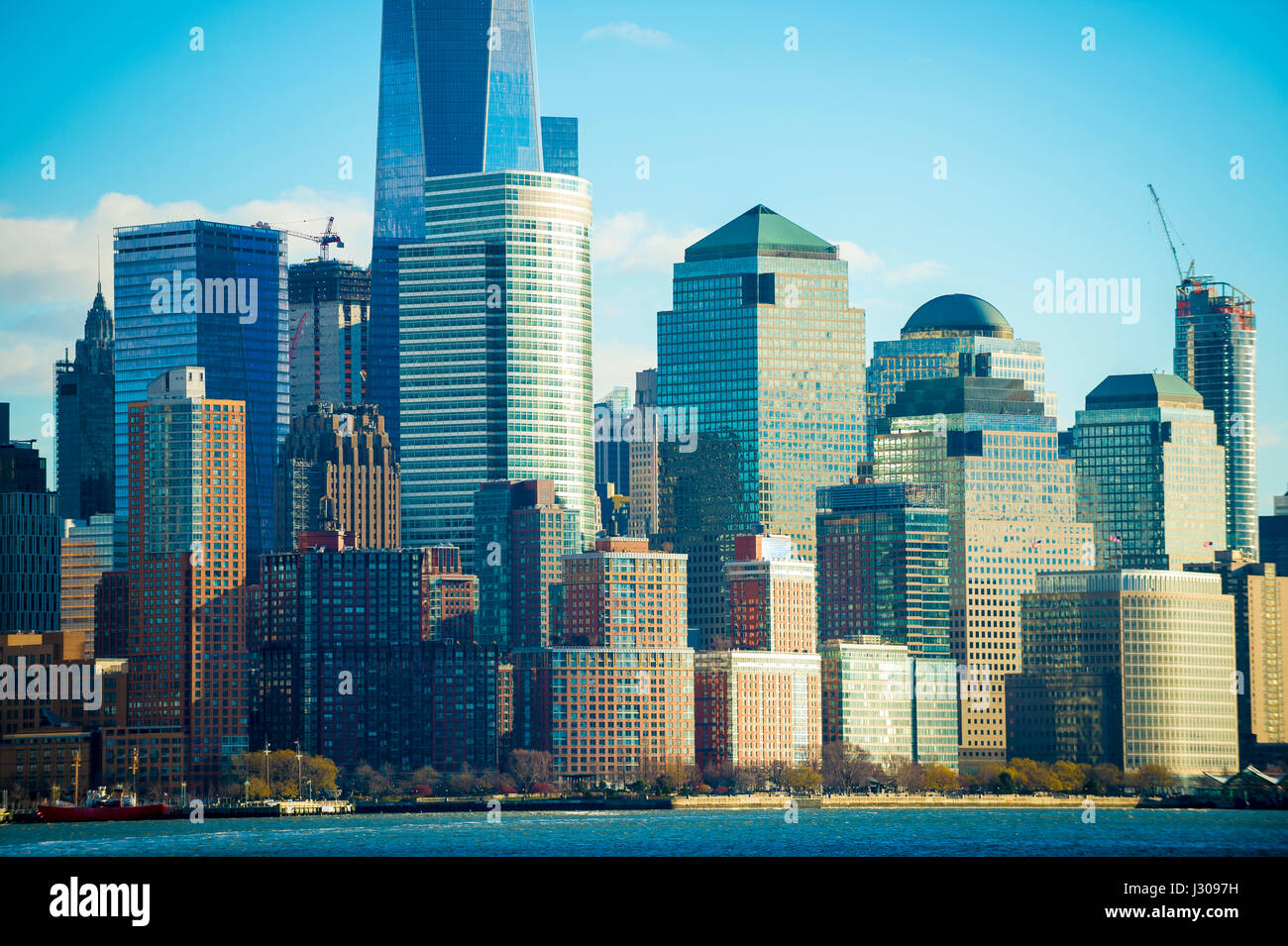 City skyline daytime hi-res stock photography and images - Alamy
