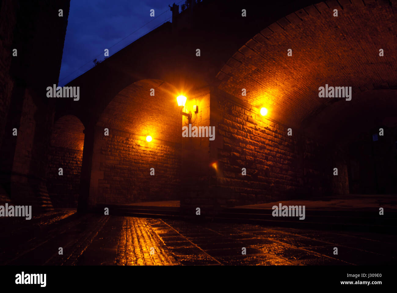 Railway arches at night, Newcastle upon Tyne Stock Photo - Alamy