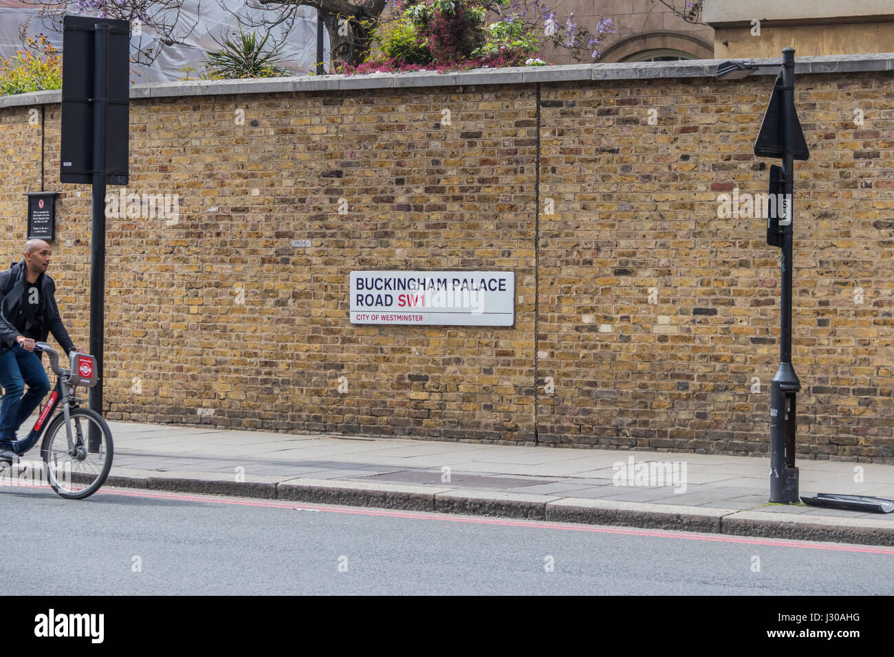 Buckingham Palace Road in London Stock Photo - Alamy