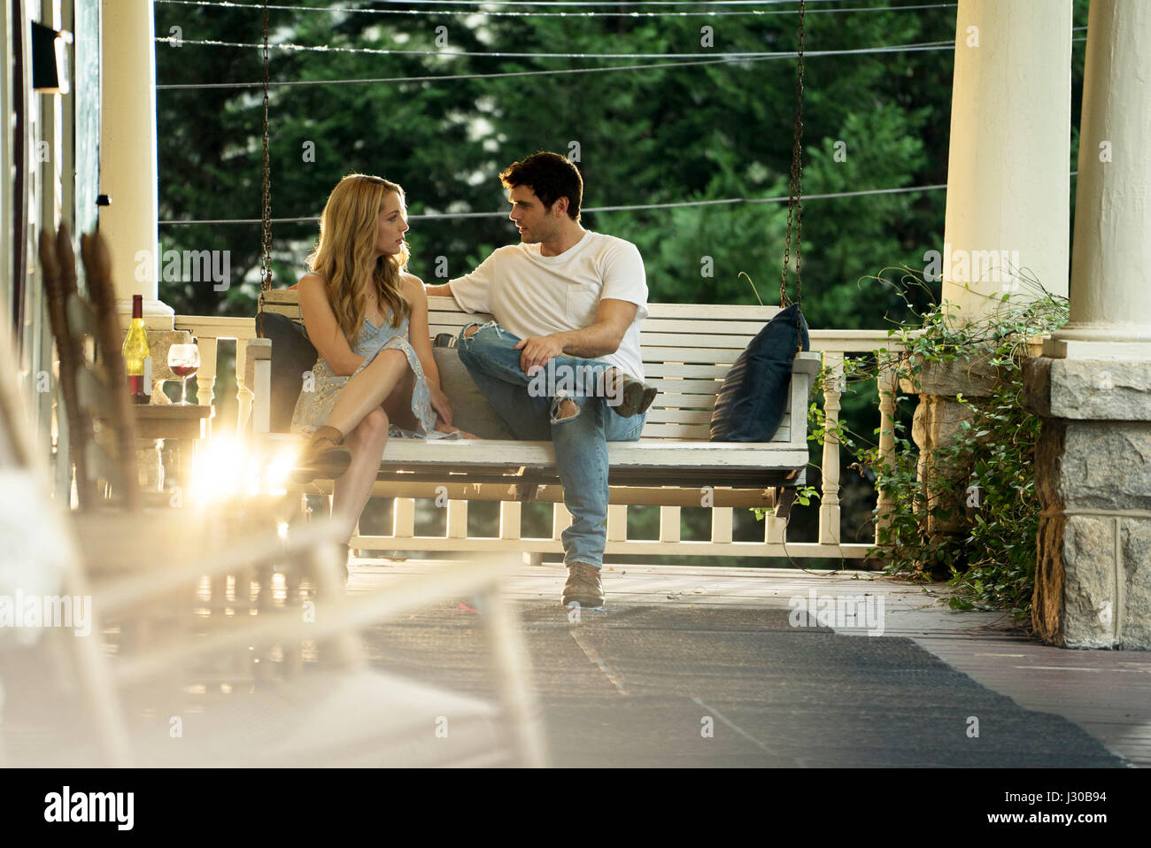 FOREVER MY GIRL, from left: Jessica Rothe, Alex Roe, 2017. ph: Jacob ...