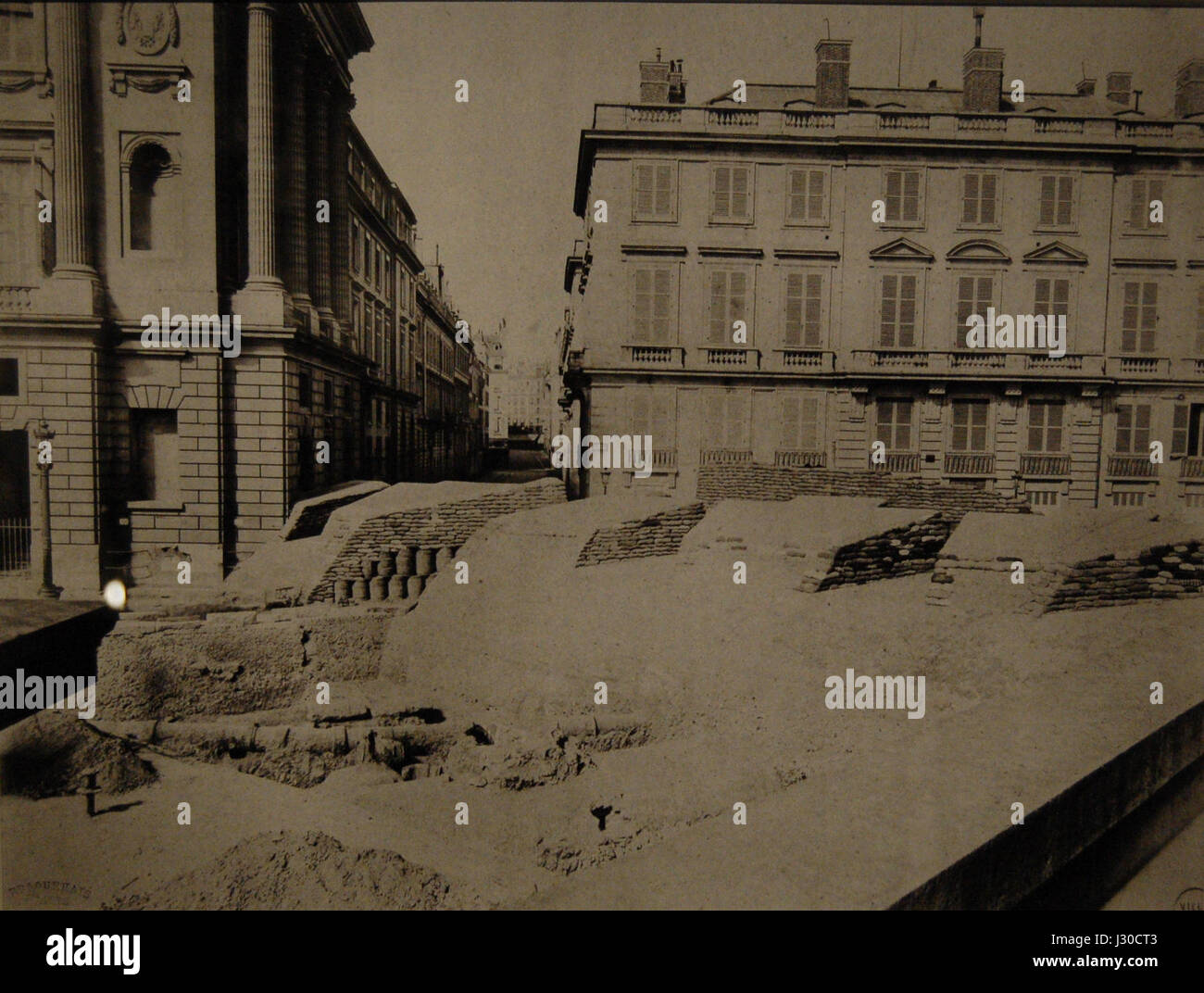 Barricade paris 1871 hi-res stock photography and images - Alamy