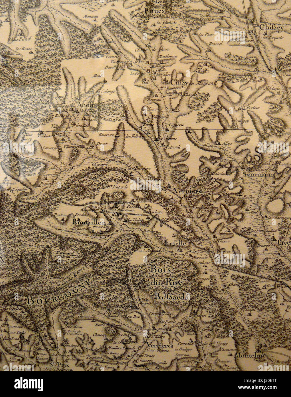 The Carte Cassini, a detailed map of France, includes the Bassin Selle ...