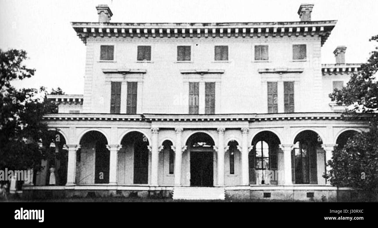 Early 19th century antebellum mansion hi-res stock photography and ...