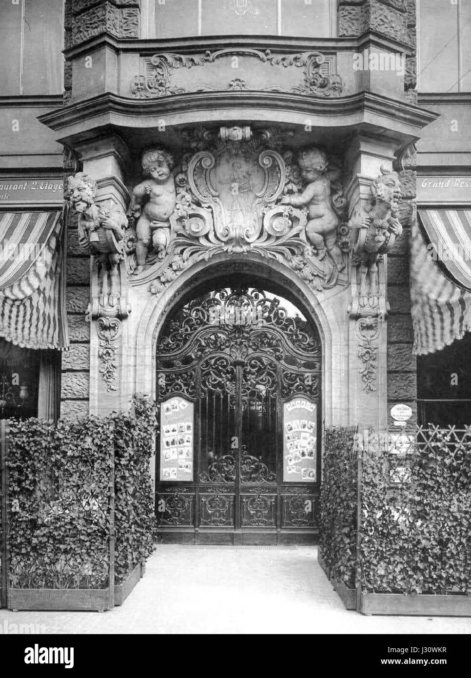 James aurig hi-res stock photography and images - Alamy