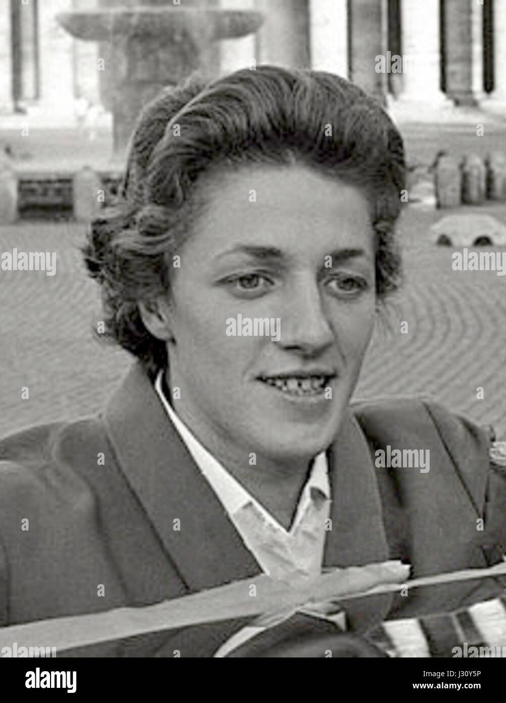 Giuseppina Leone is an Italian artist known for her expressive and ...