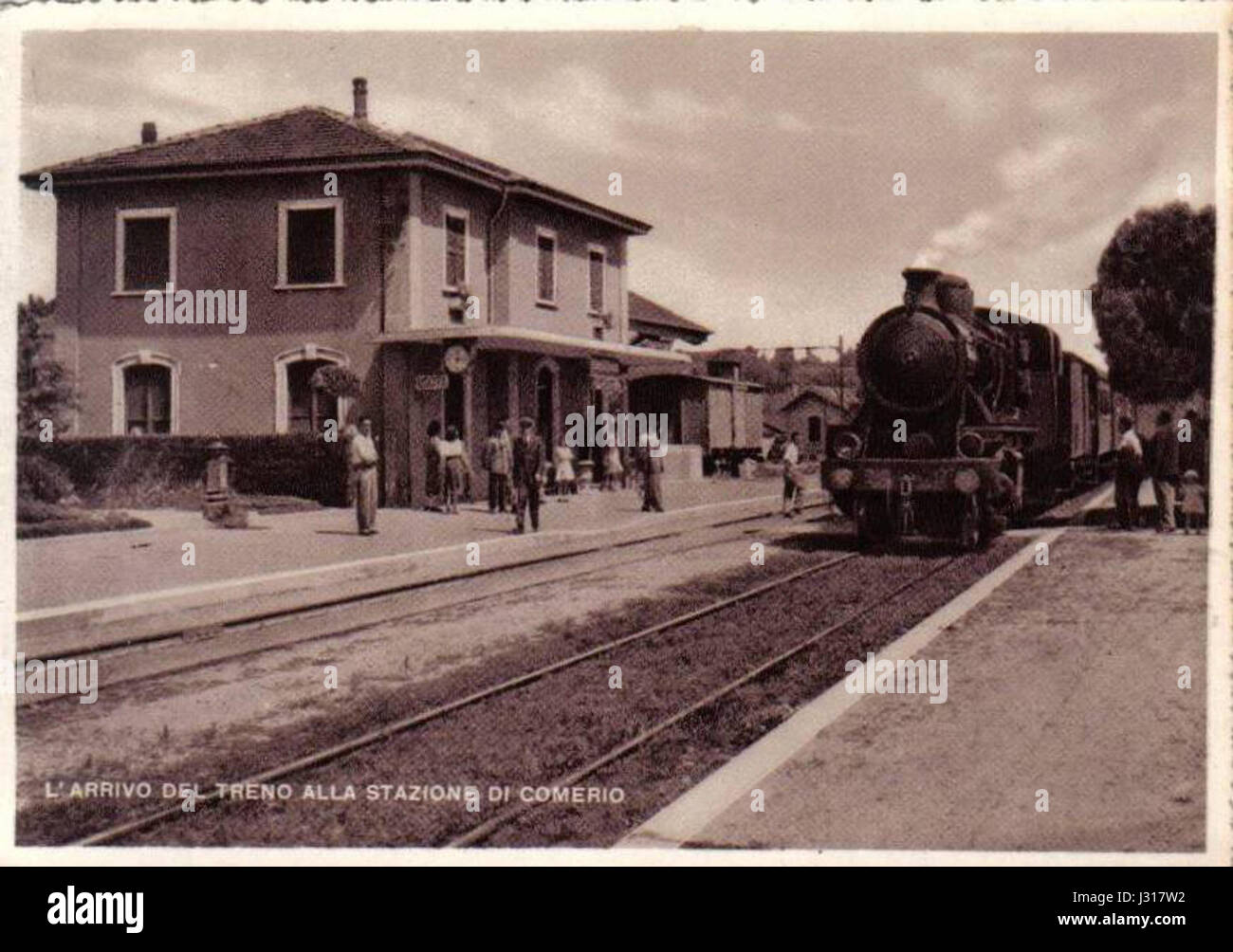 Barasso-Comerio - stazione ferroviaria Stock Photo - Alamy