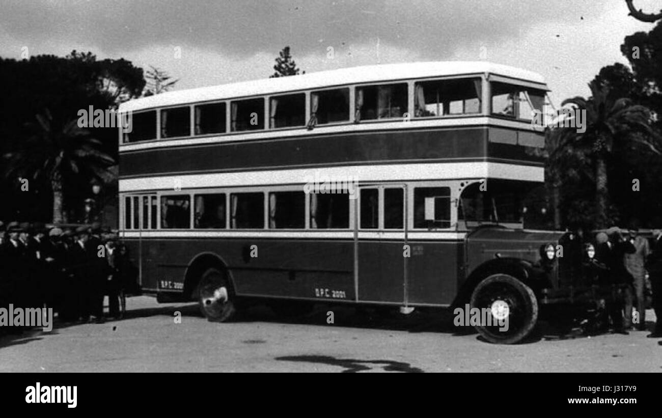 Two story bus Black and White Stock Photos & Images - Alamy