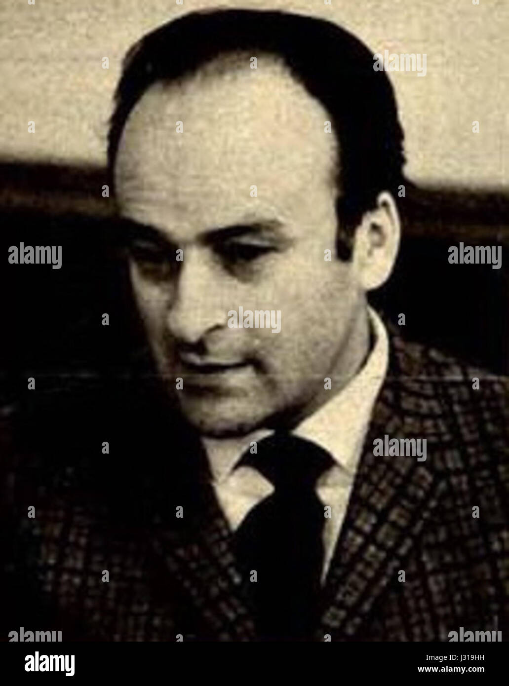 Andrea Zanzotto was an Italian poet known for his avant-garde ...