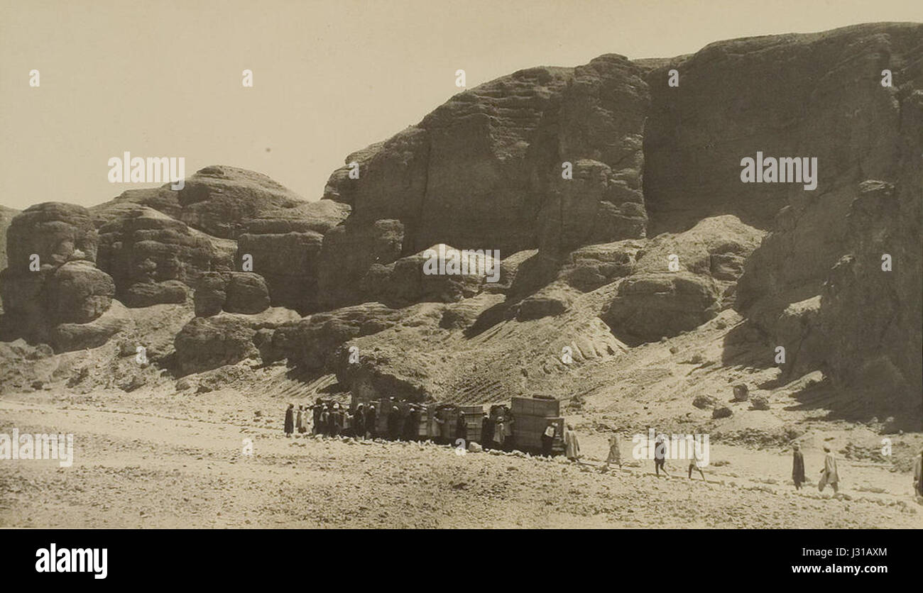 Tutankhamun tomb wall paintings hi-res stock photography and images - Alamy