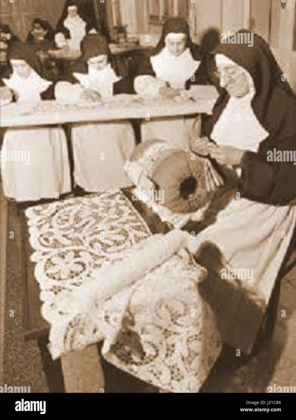 Monache benedettine hi-res stock photography and images - Alamy