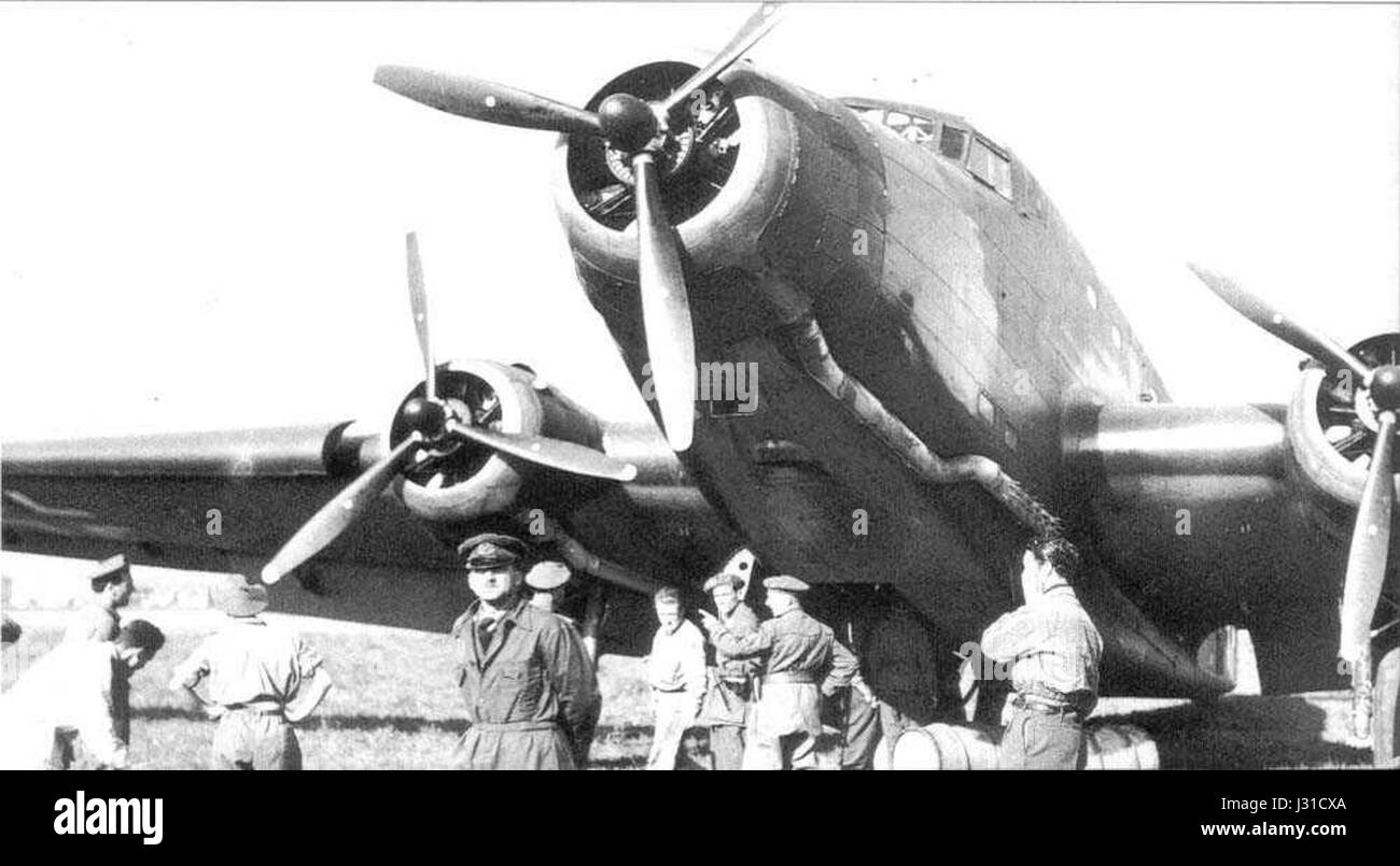 Savoia marchetti sm 82 hi-res stock photography and images - Alamy