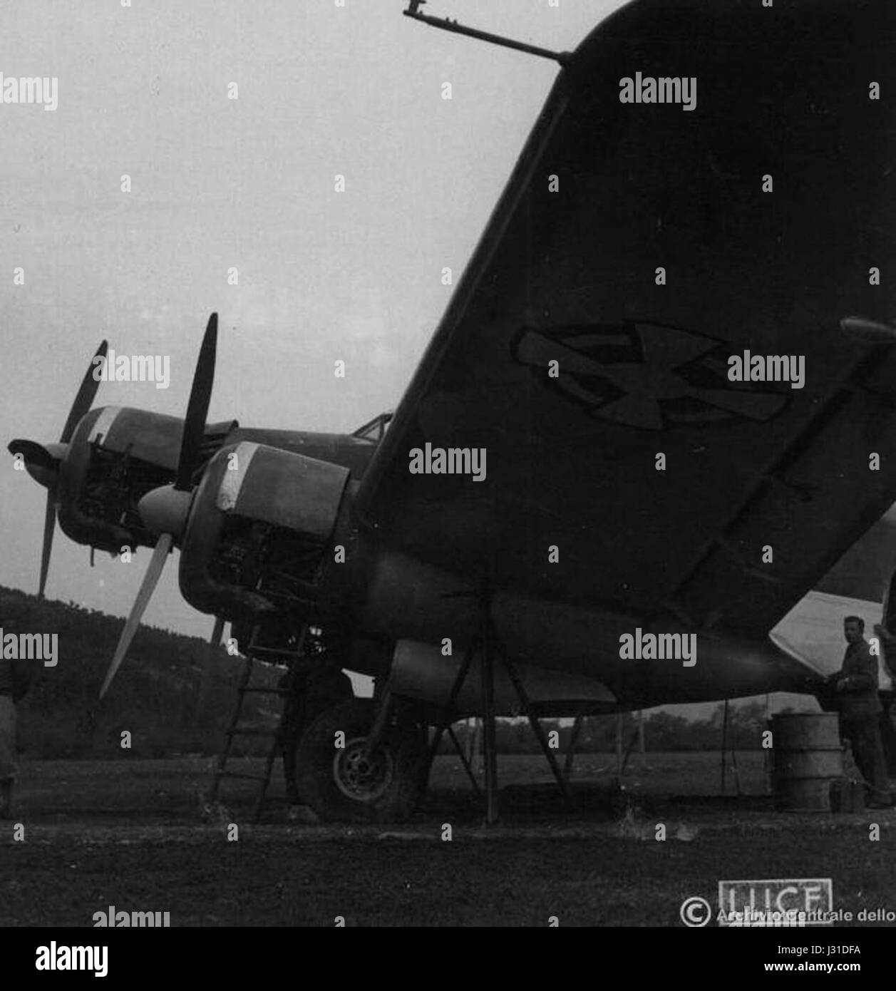 Savoia marchetti sm 79 hi-res stock photography and images - Alamy