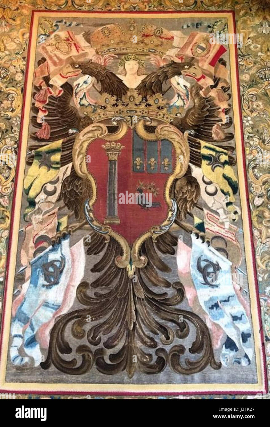 The 'Acquila Bicipite con stemma dei Colonna Pamphilli' refers to the ...