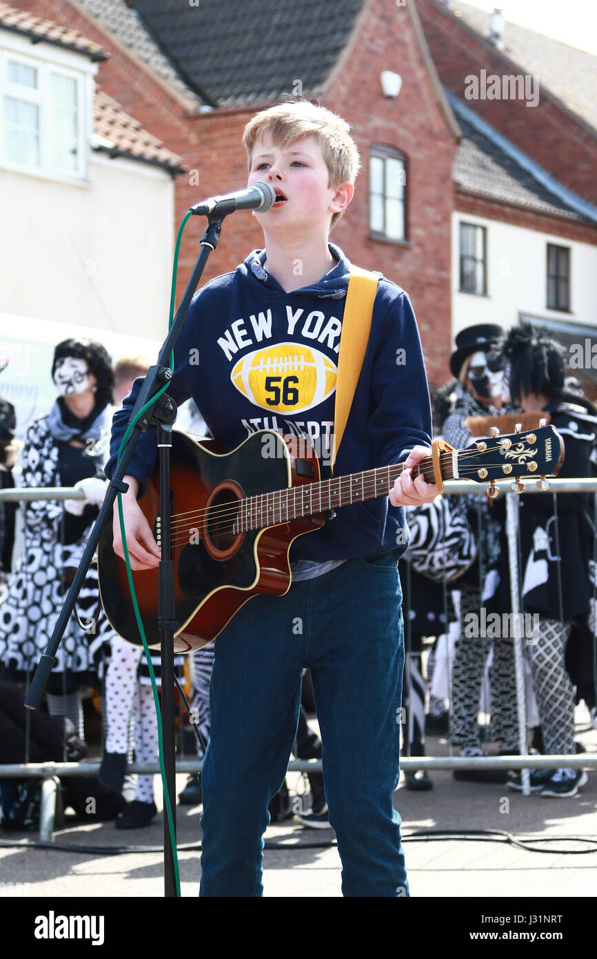 Stilton, Cambridgeshire, UK. 01st May, 2017. Young singer/songwriter ...