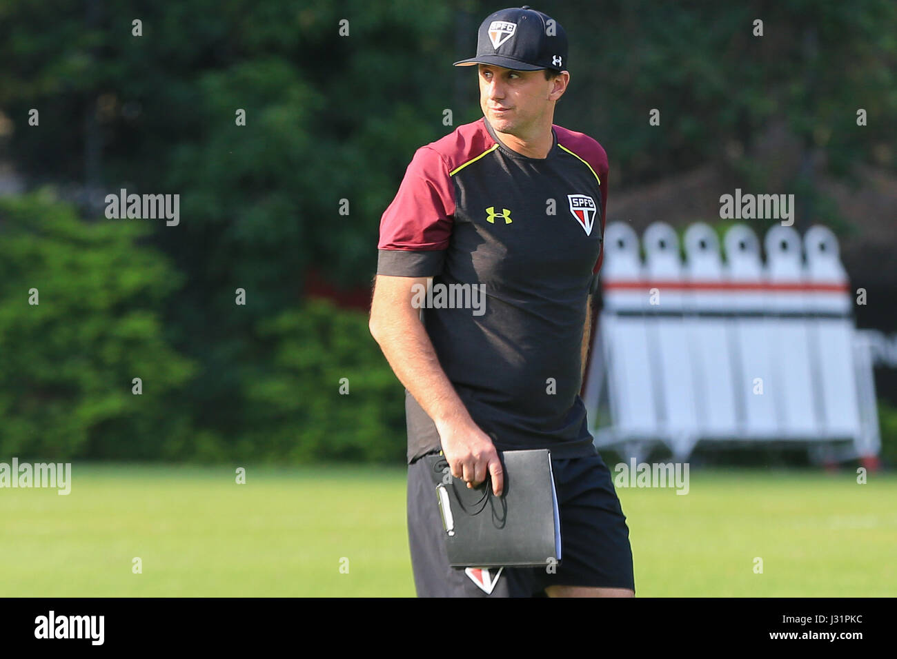 SÃO PAULO, SP - 01.05.2017: TREINO DO SPFC - Rogério Ceni during ...