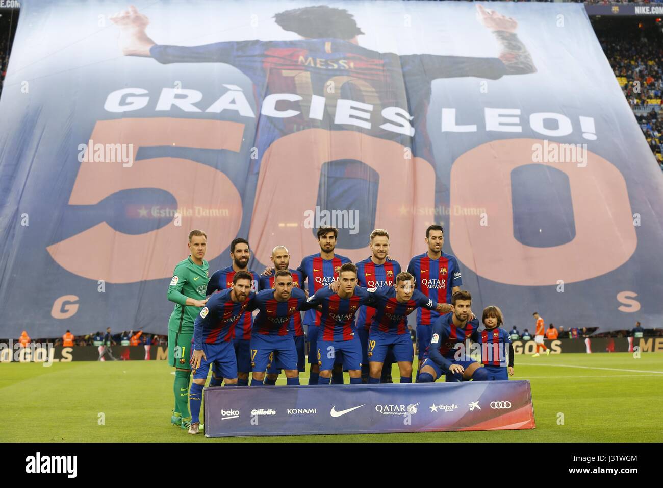 Barcelona, Spain. 26th Apr, 2017. Barcelona team group line-up ...