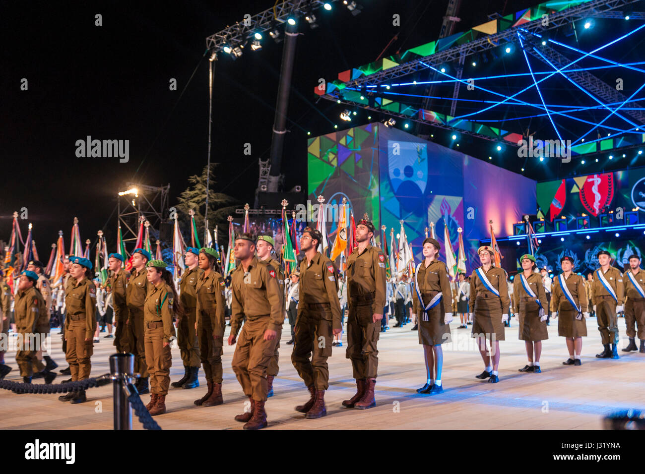 Israeli soldiers, honored for exemplary conduct, perform drills as part ...