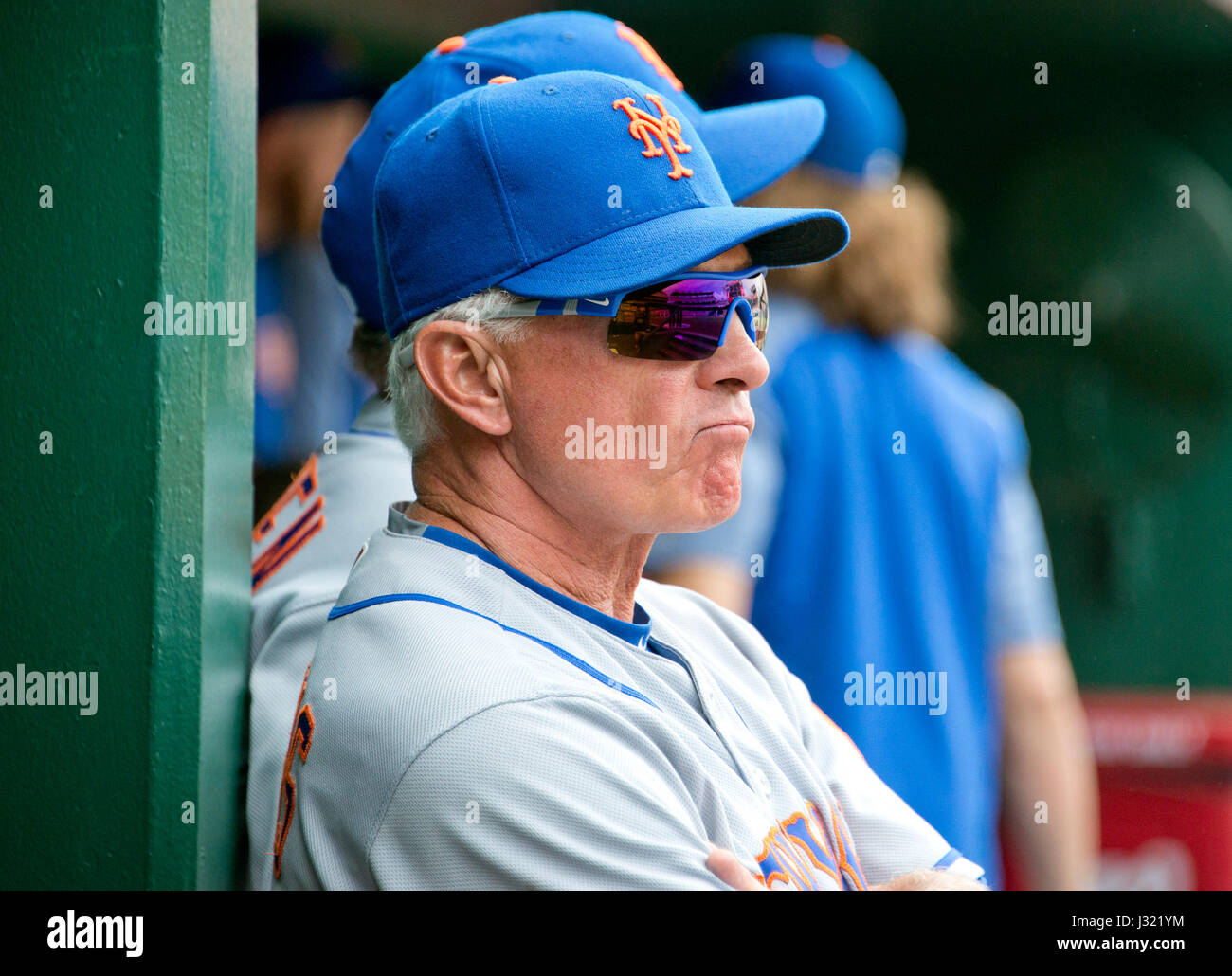 New York Mets manager Terry Collins (10) watches his team play in the ...