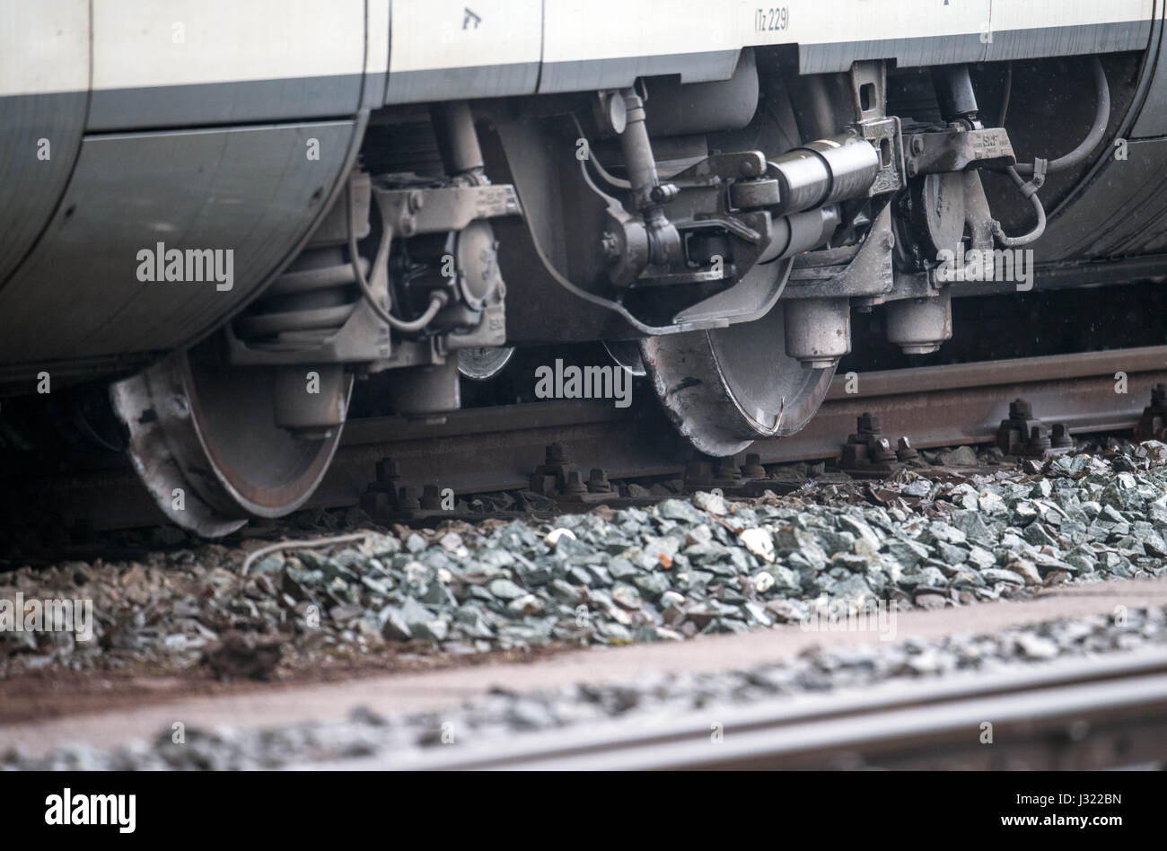 Dortmund, Germany. 2nd May, 2017. The wheels of a derailed intercity ...