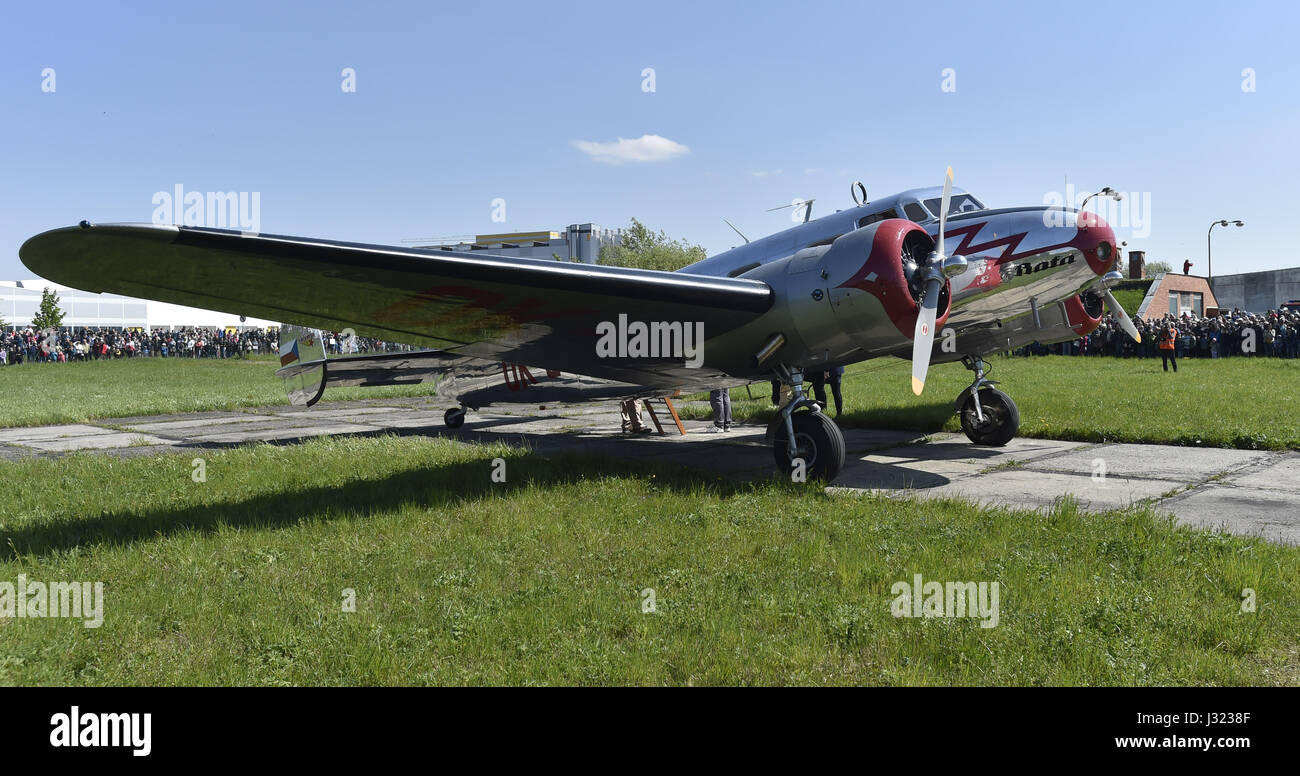 Lockheed electra 10a airplane hi-res stock photography and images - Alamy