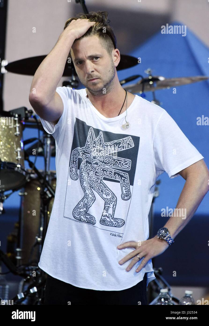Ryan Tedder Shirt Off
