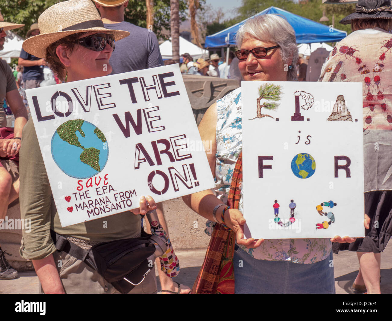 News science women hi-res stock photography and images - Alamy