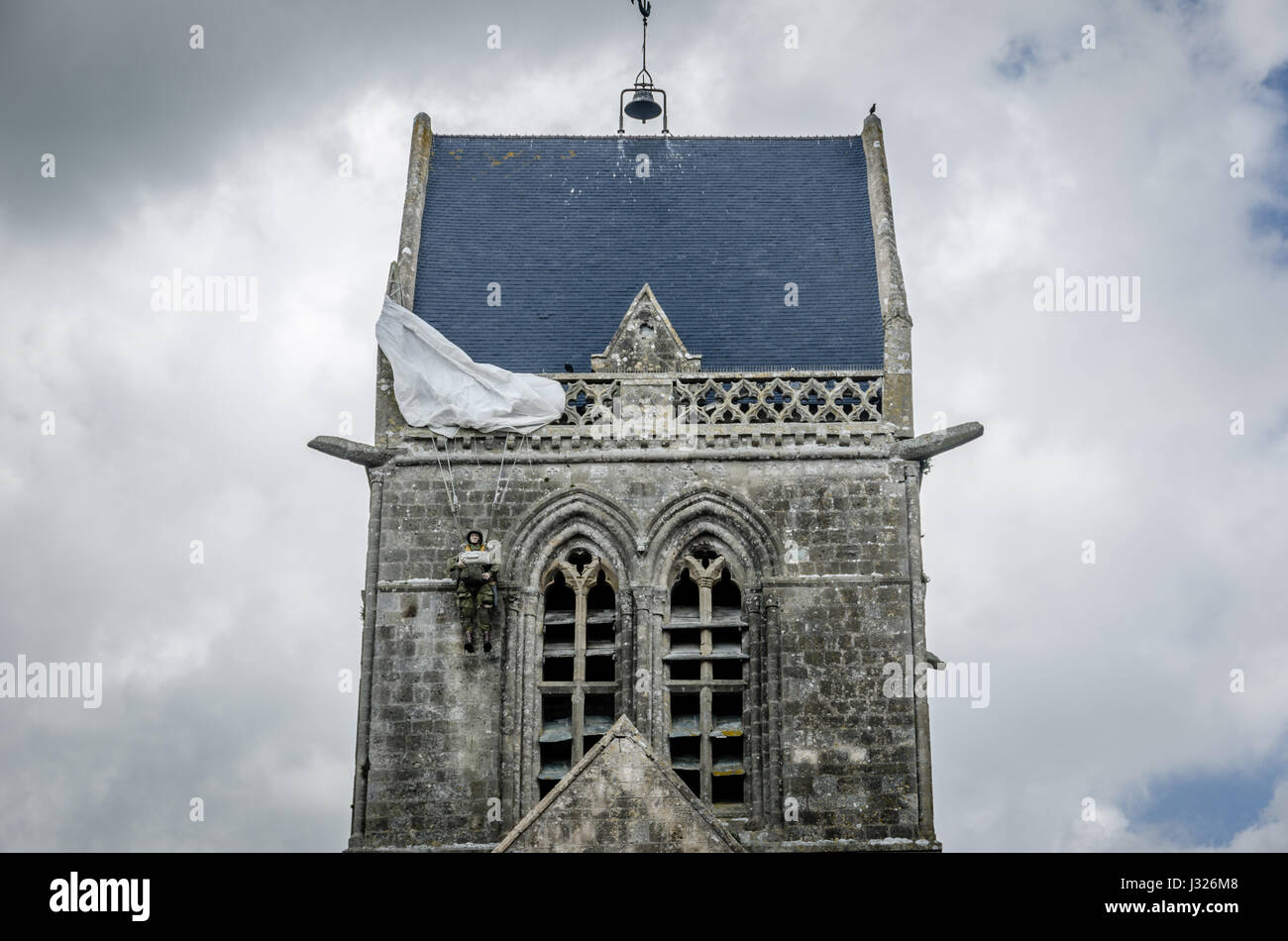 Paratrooper church hi-res stock photography and images - Alamy