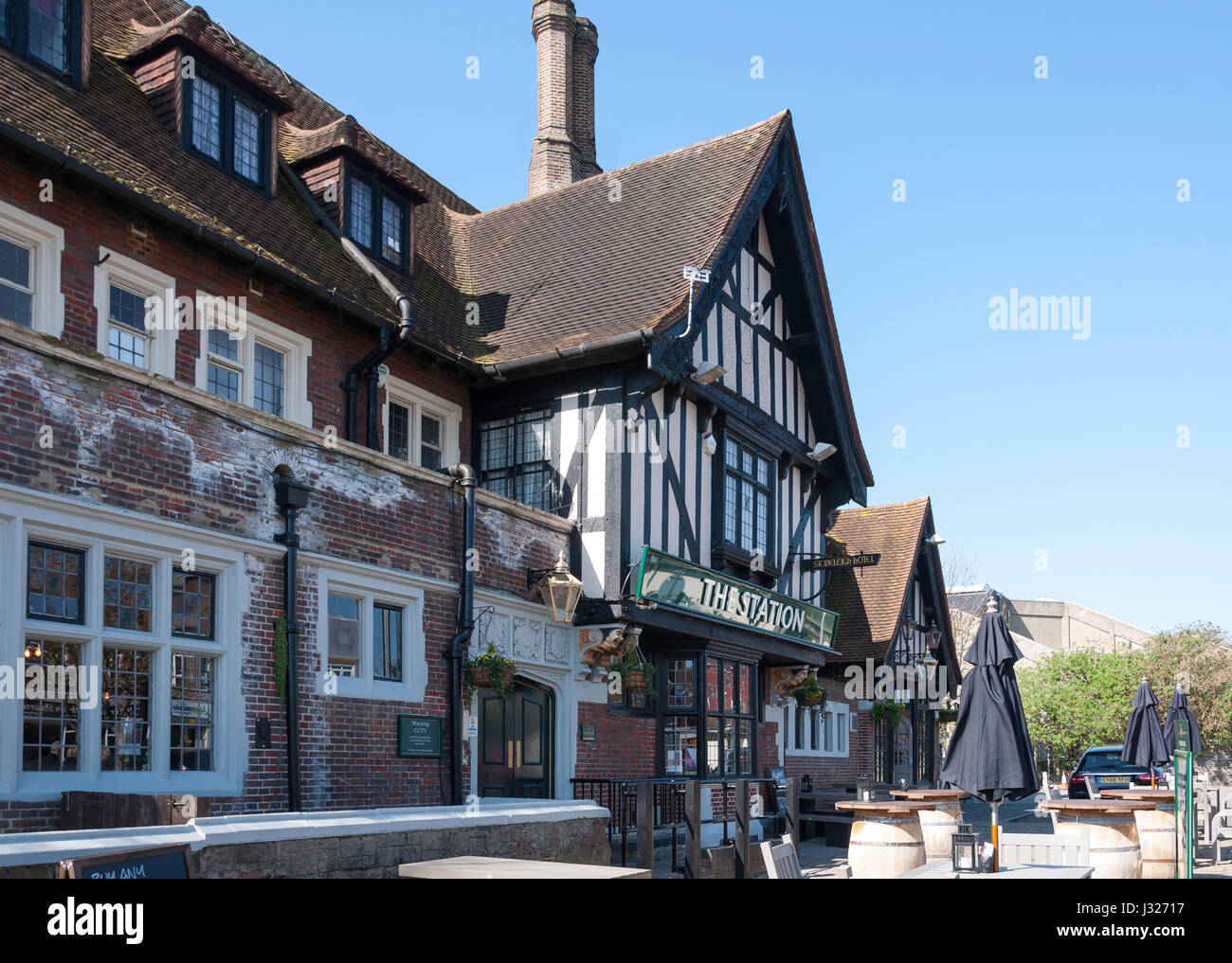 The Station Pub, The Broadway, Stoneleigh, Surrey, England, United ...