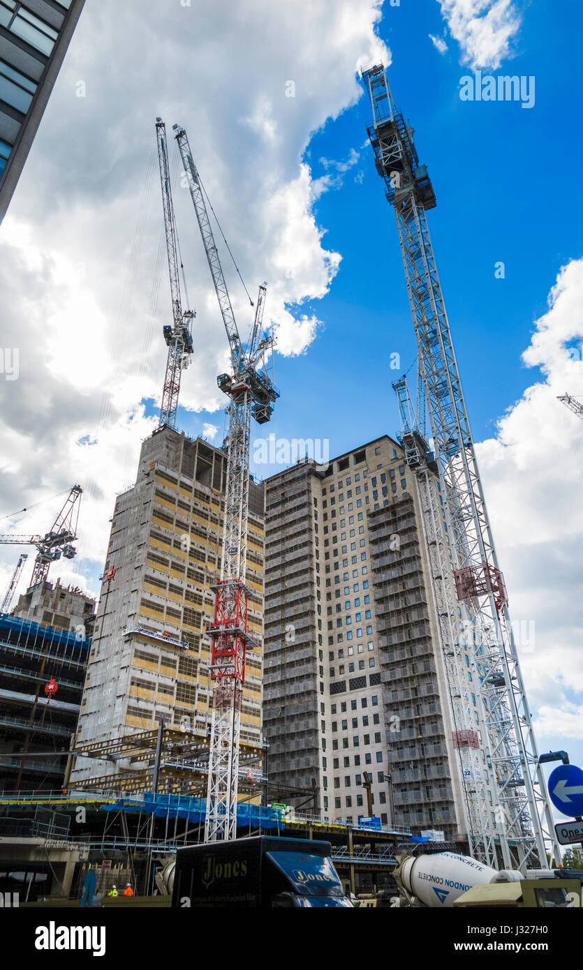 Tower cranes at the Southbank Place construction site, The Shell Centre ...