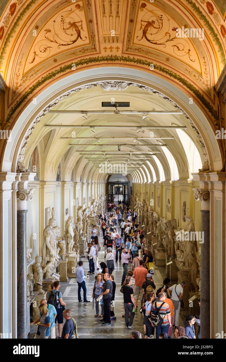 Vatican rome italy people hi-res stock photography and images - Alamy