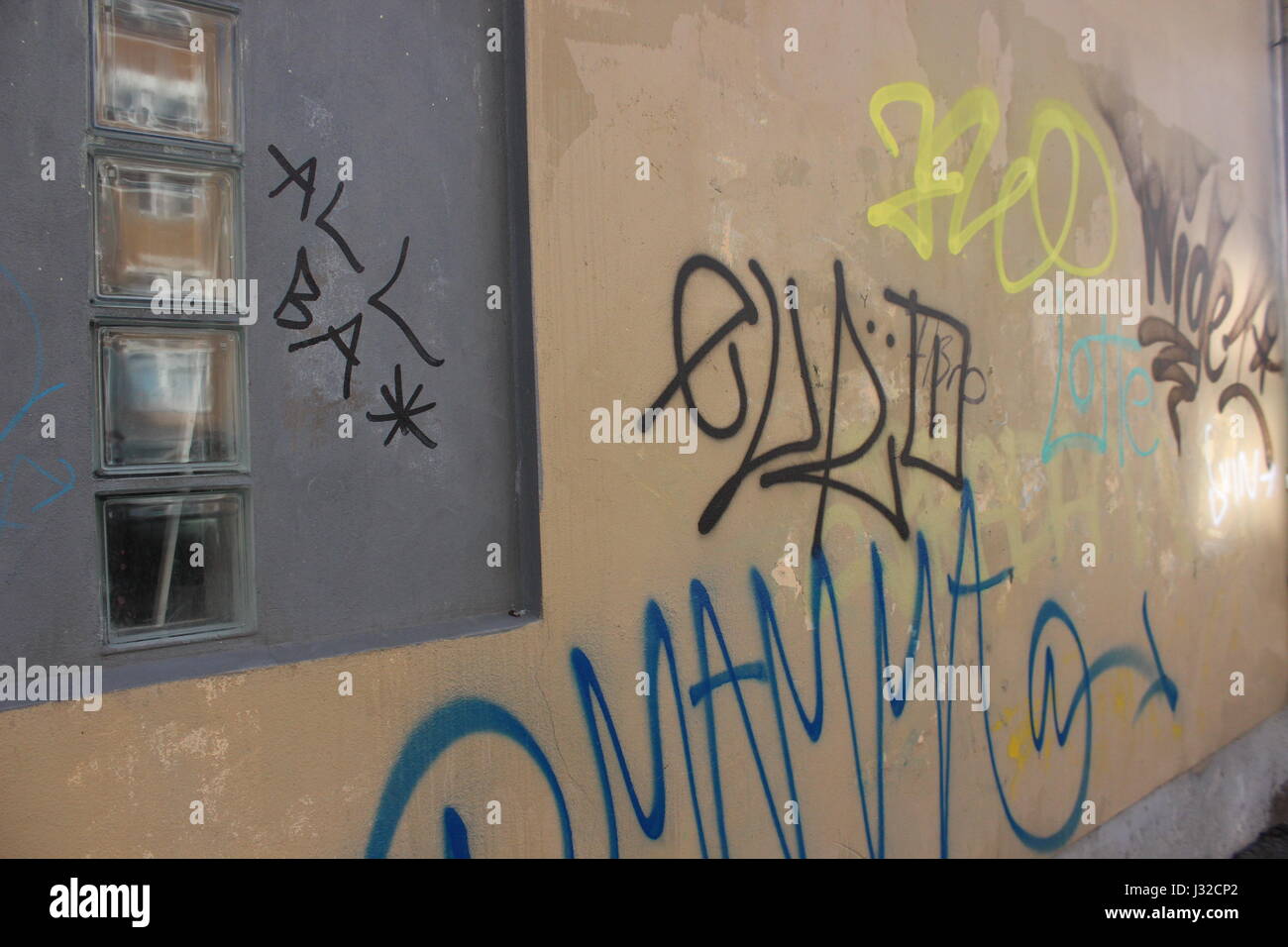Oslo street art hi-res stock photography and images - Alamy