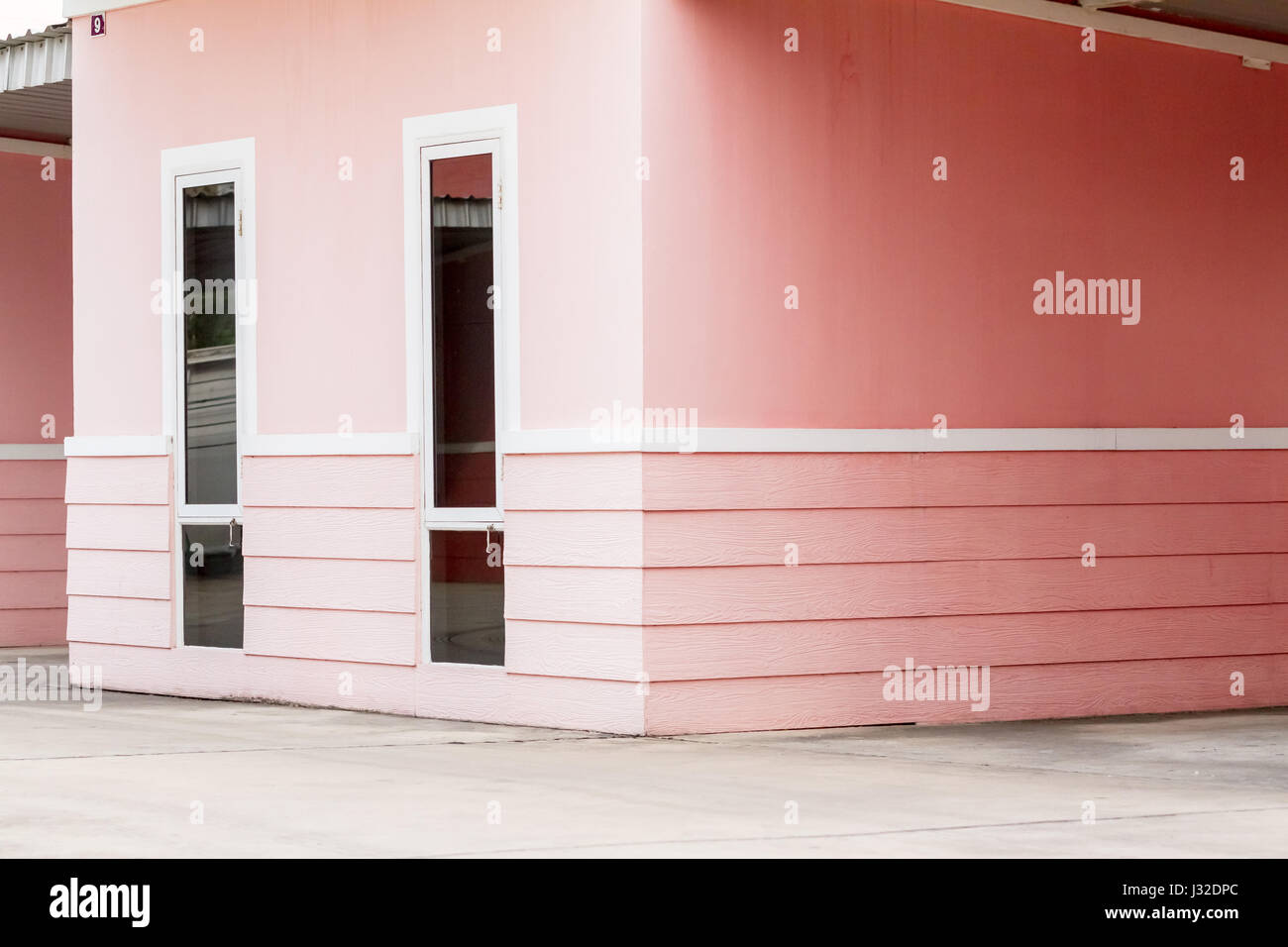 In the city there is a pink outdoor area Stock Photo - Alamy