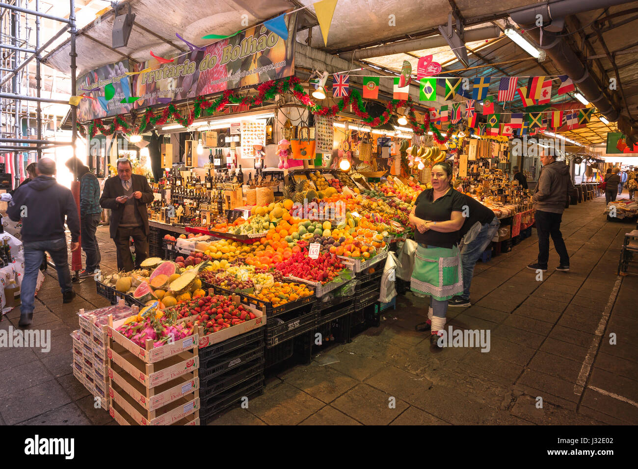 Bolhao Market Porto, view of the Mercado do Bolhao in the centre of the ...