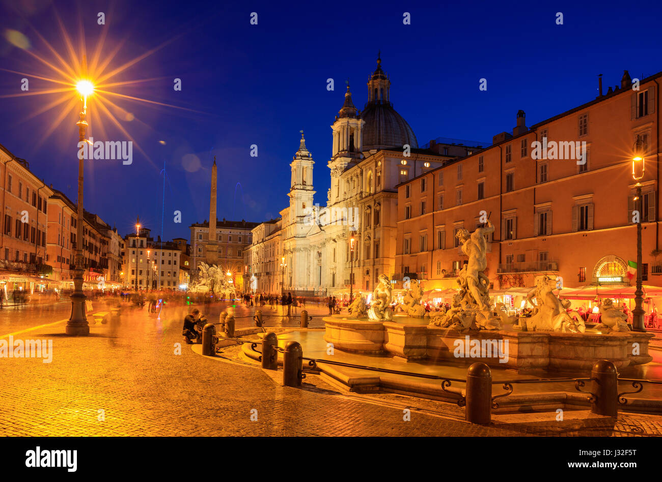 Rome, Italy - Navona square (Piazza Navona) at night Stock Photo - Alamy