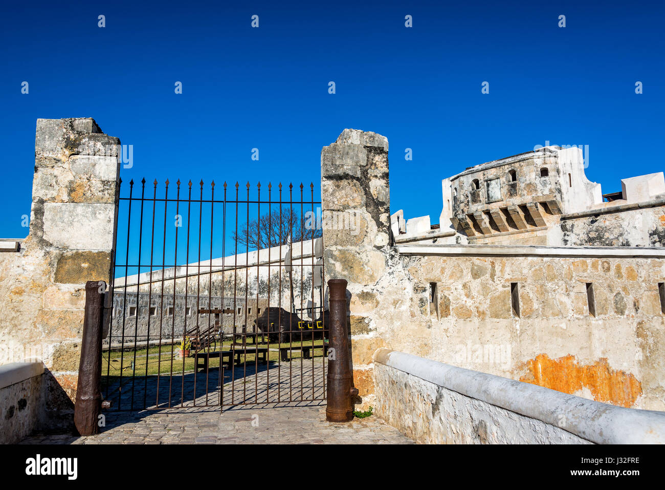 Gate leading to a colonial bastion in Campeche, Mexico Stock Photo - Alamy
