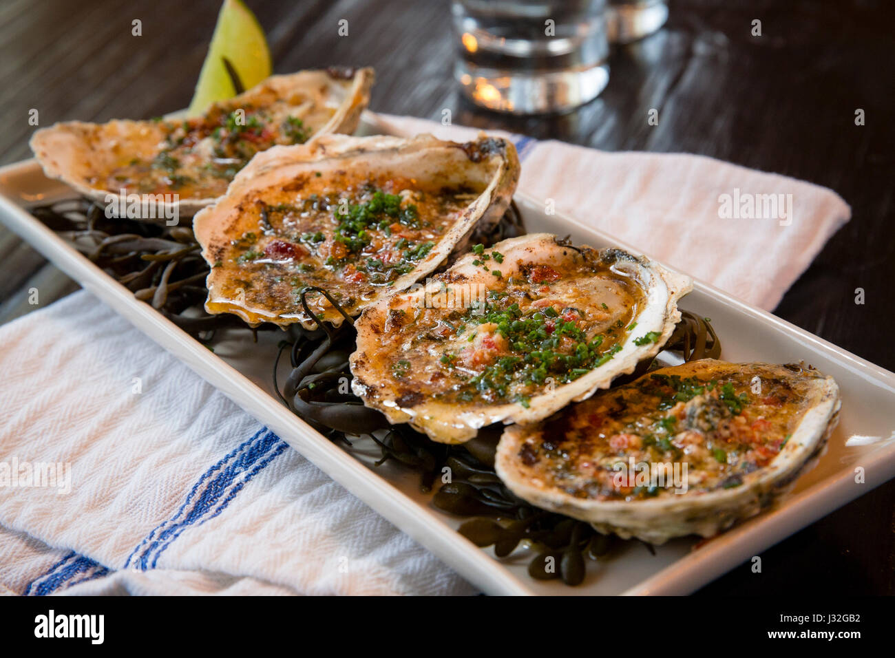 Oysters on the half shell hi-res stock photography and images - Alamy