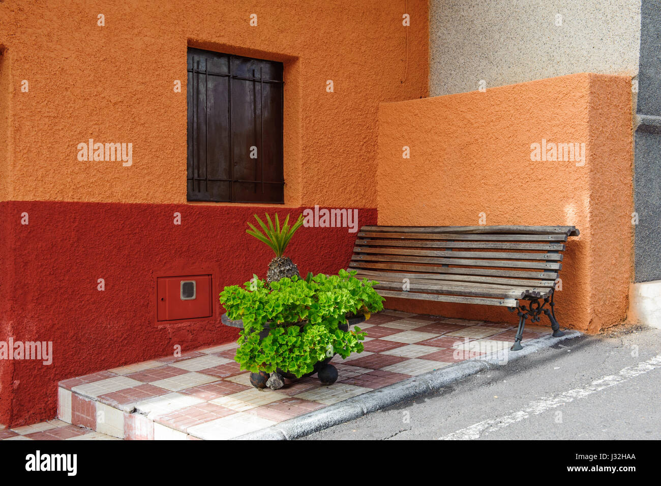 Village house corner view hi-res stock photography and images - Alamy