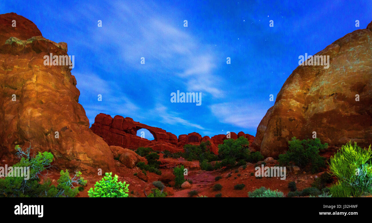 Skyline arch, Arches National Park, Moab, Utah, 3 am in the morning ...