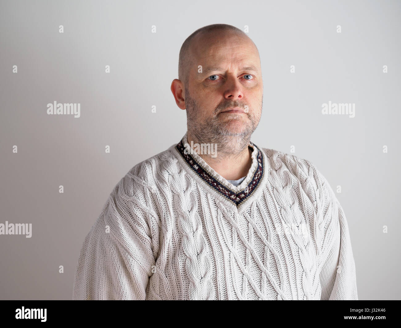 Male face looking left hi-res stock photography and images - Alamy