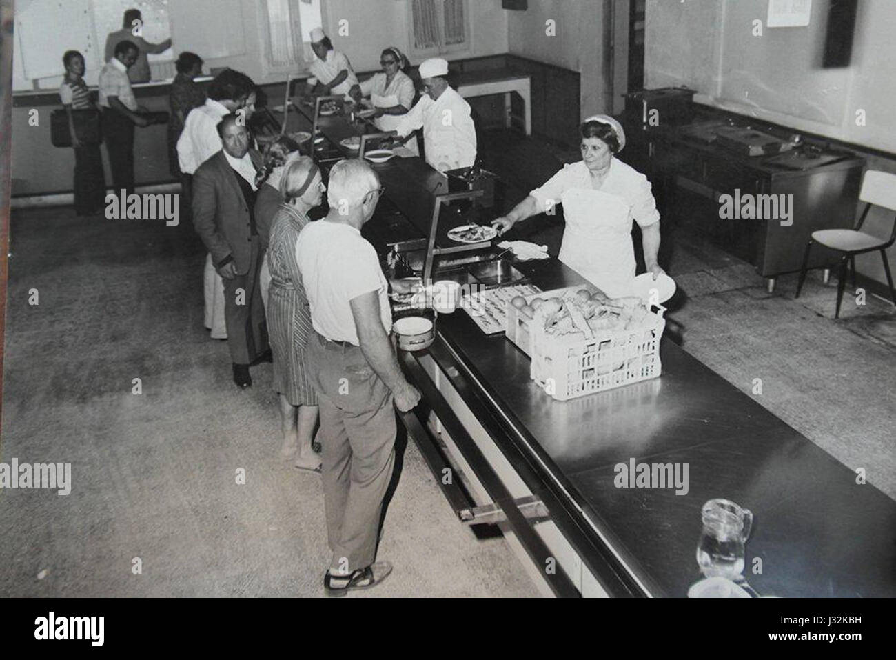 Mess hall hi-res stock photography and images - Alamy