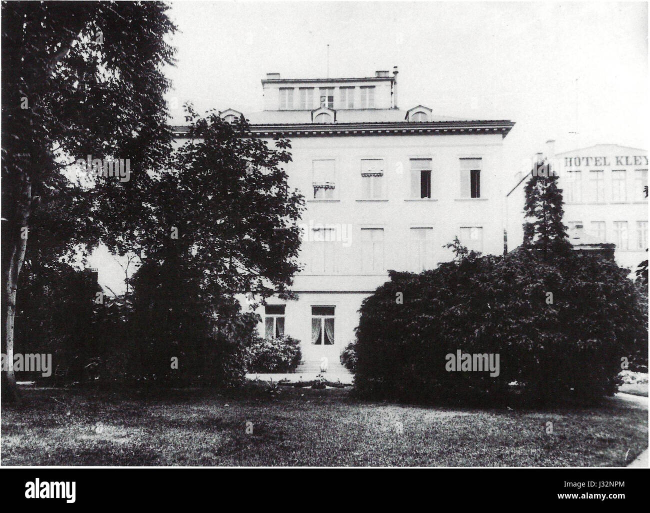 The Villa Wutzer in Bonn features an iconic garden front, known for its ...